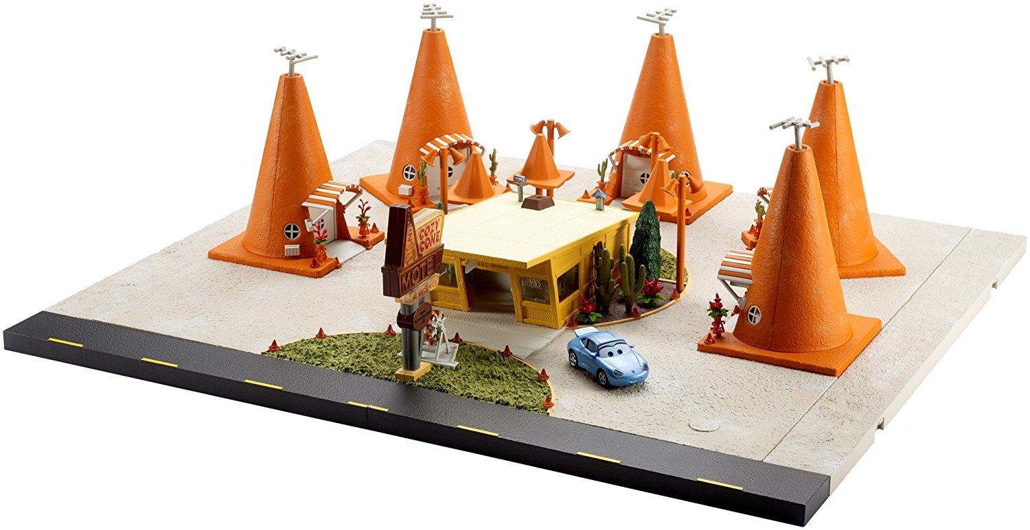 Disney Cars Precision Sally Cozy Cone Playset - Disney Cars 1 - SpeelJan